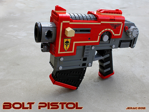 Incredible Warhammer 40k bolt pistol made entirely from Lego!