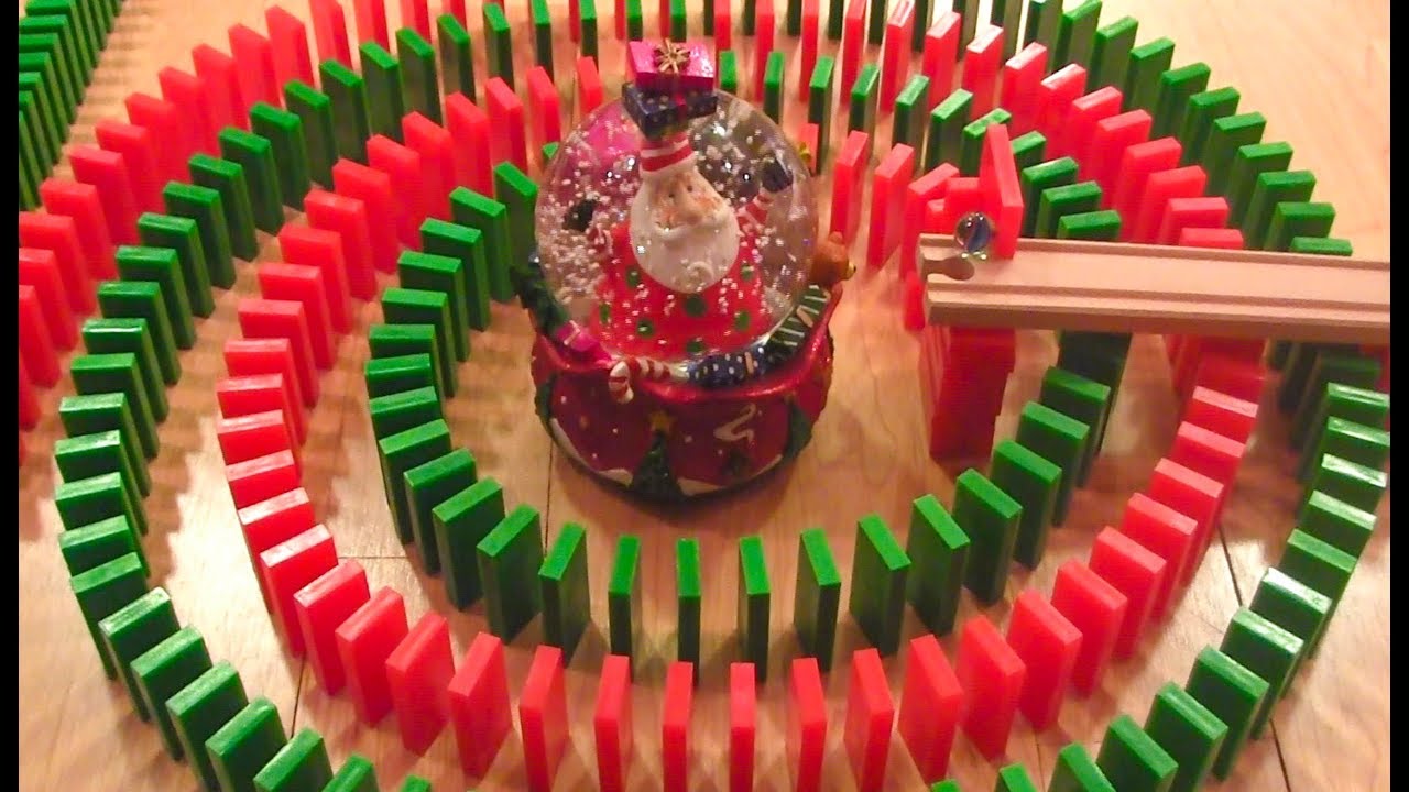 A Merry Christmas in dominoes